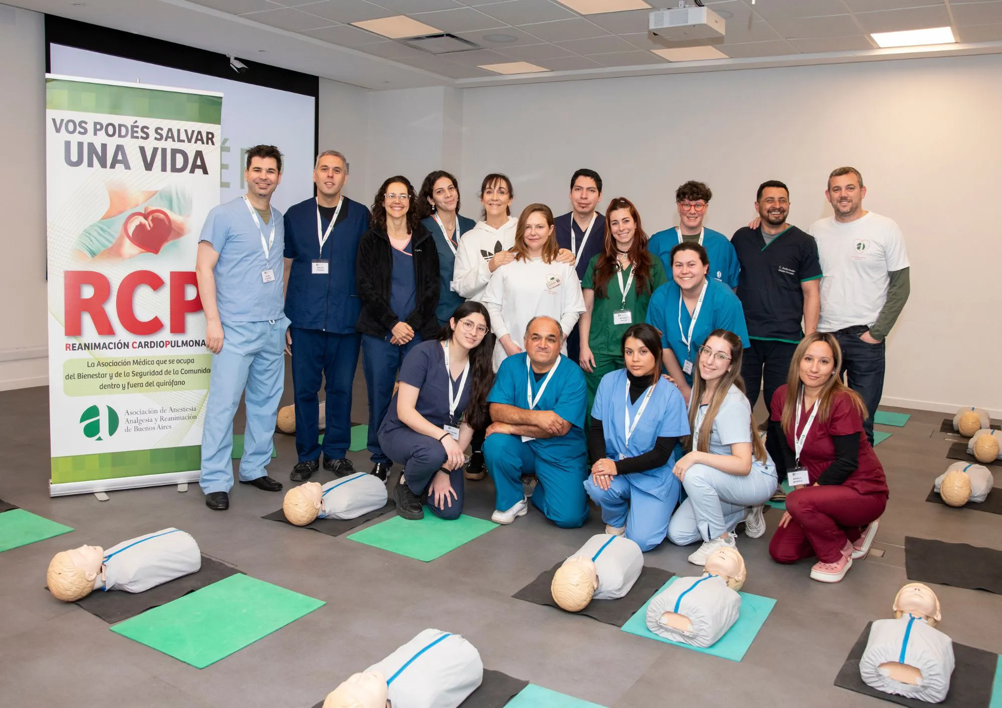 Enseñando RCP para transformar la comunidad